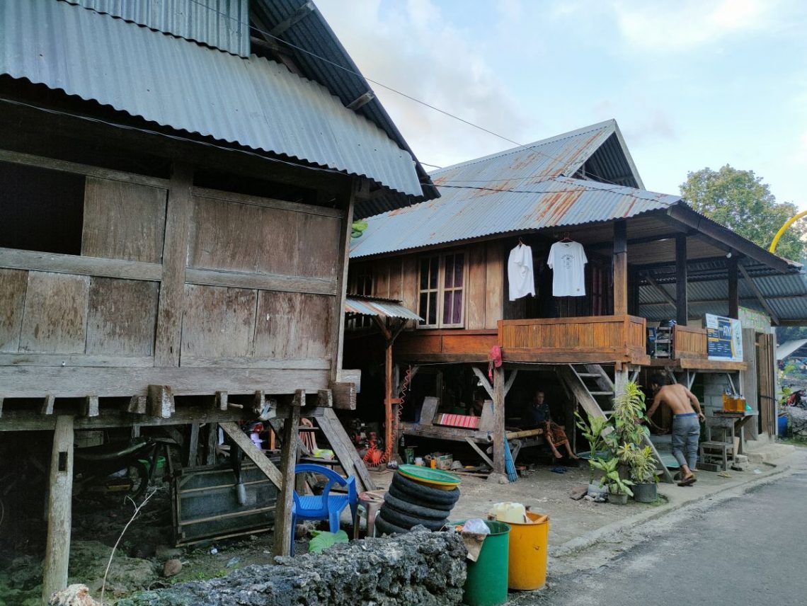 Berkunjung ke Desa Pajam, Desa Tenun Khas Wakatobi - Jilbabbackpacker